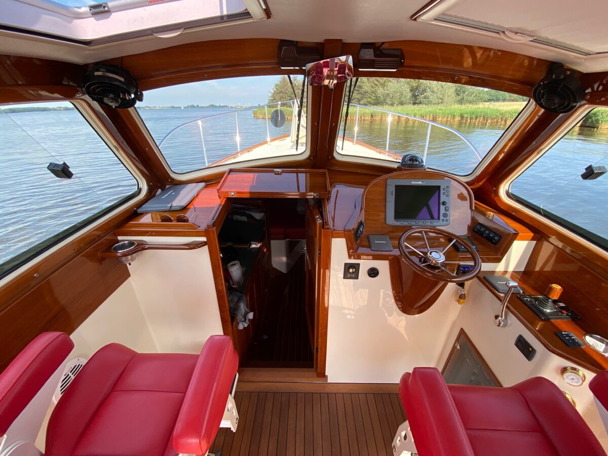 BLUESIANA - Hinckley Picnic Boat EP - Robbe & Berking - Yards